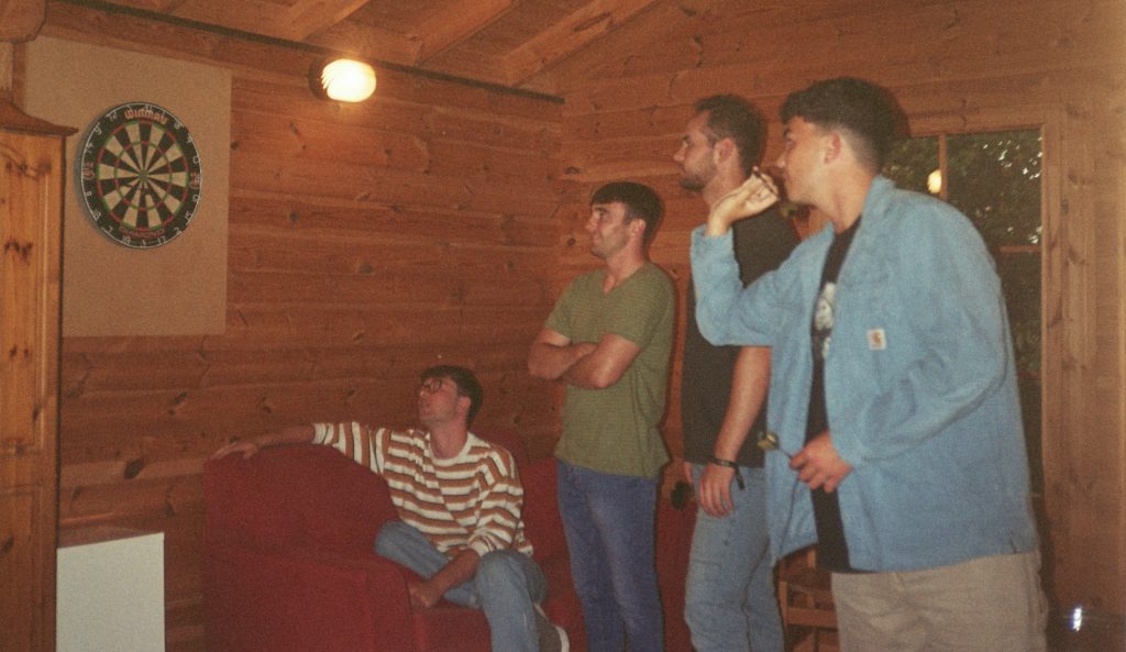 Sengl Newydd Wigwam ‘trueni Y Selar