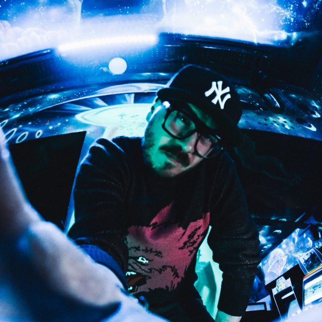 Vampire Disco – Y Selar